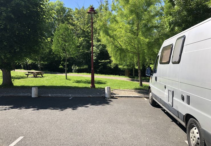 Parking Jardin Public (kostenlos) in Château-l’Evêque – promobil