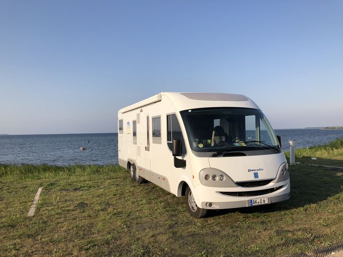 Wohnmobilstellplatz am Bandholm Strand in Bandholm – promobil