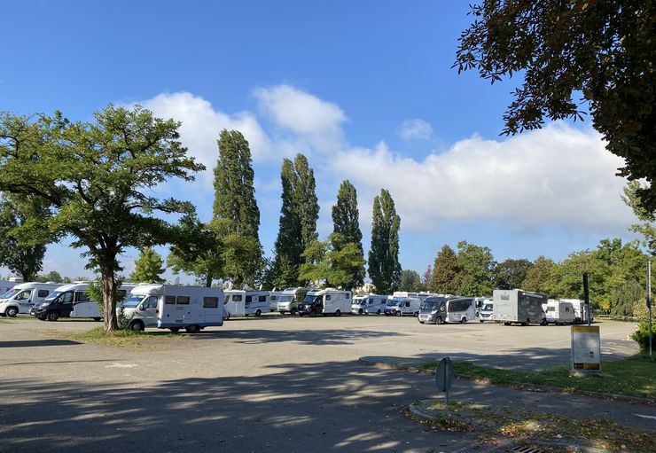 Stilvolle Wohnmobilstellplatz Kln Rheinufer Bilder