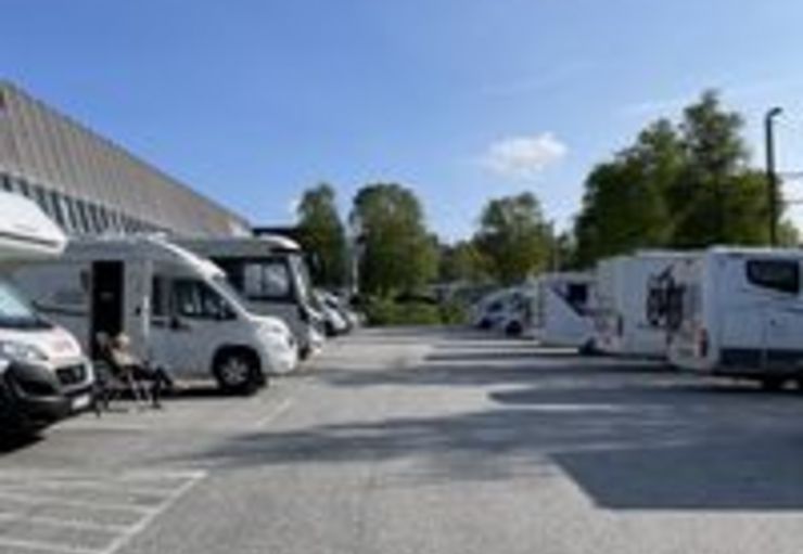 Wohnmobilstellplatz an den Bergenshallen in Bergen – promobil